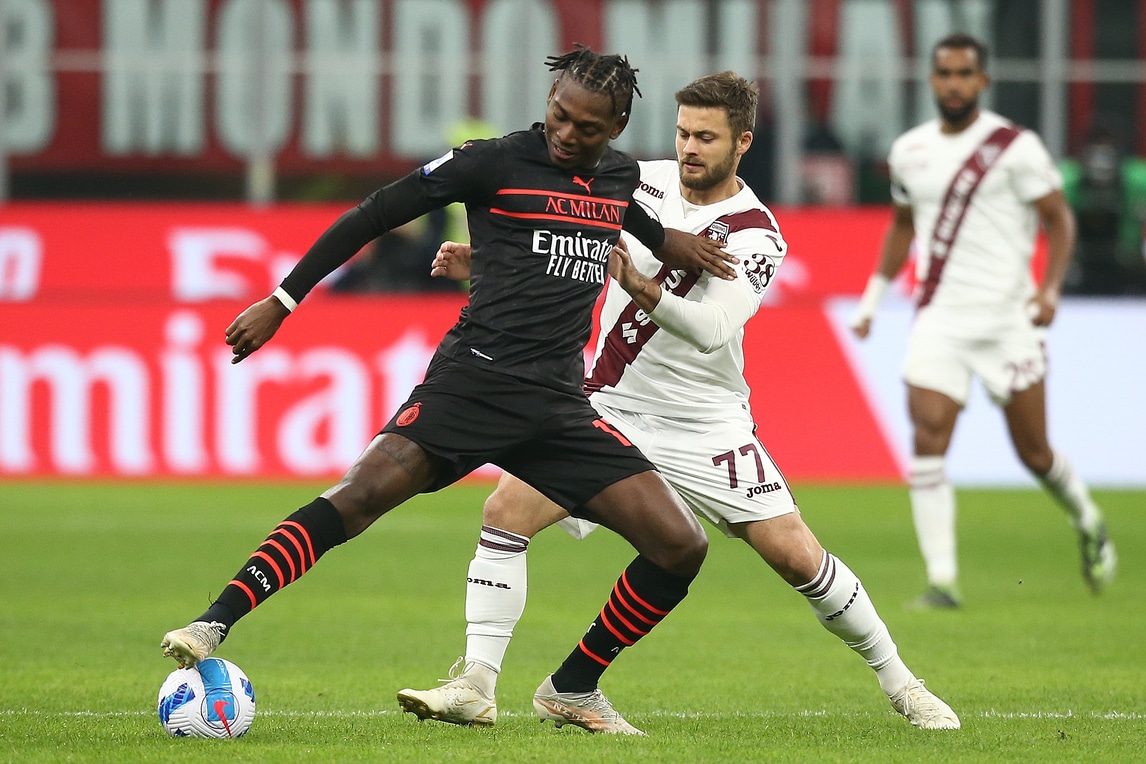 Milan, i dribbling di Rafael Leão